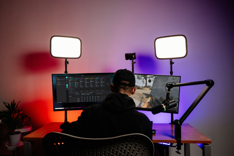 USB Broadcast Dynamic Mic for Streaming, Gaming, and Podcasting – BEACN